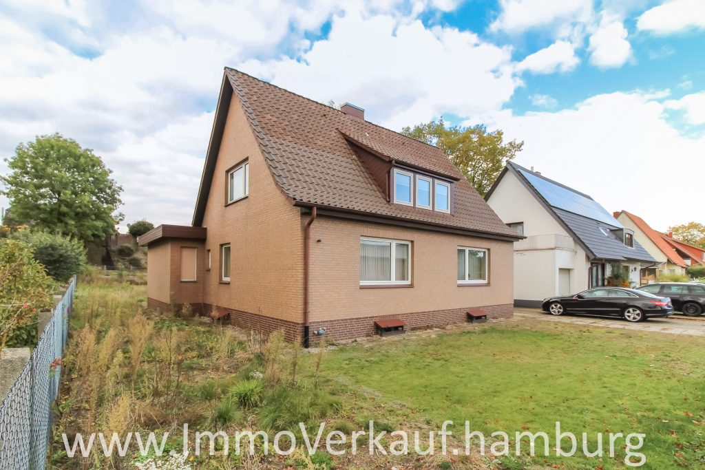Verkauft: EFH/ZFH mit großem Grundstück und Garage - ImmoVerkauf Hamburg